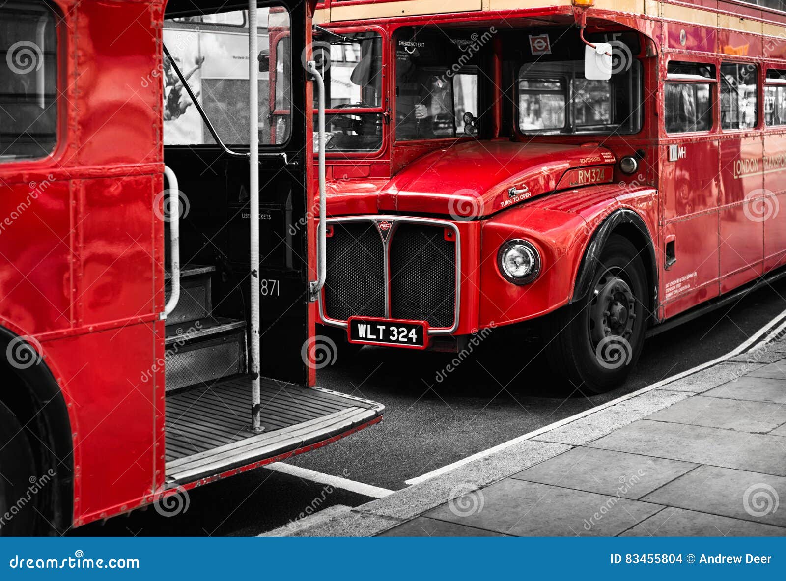 Dos Autobuses Rojos De Londres Imagen de archivo editorial - Imagen de ...