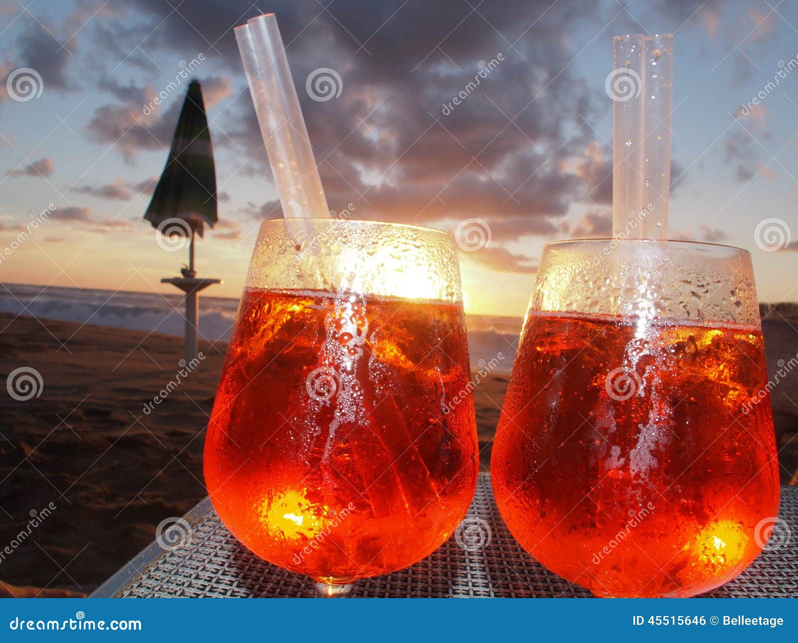 Dos Bebidas, Playa, Cilento, Italia, Europa Foto de archivo - Imagen de ...