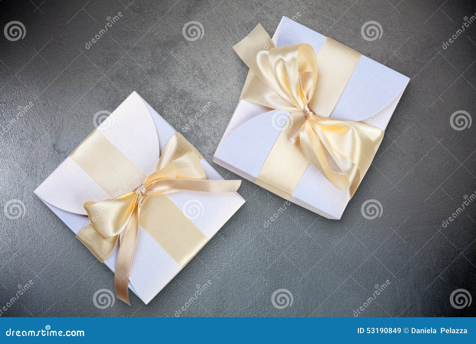 Dos cajas imagen de archivo. Imagen de carton, icono - 53190849