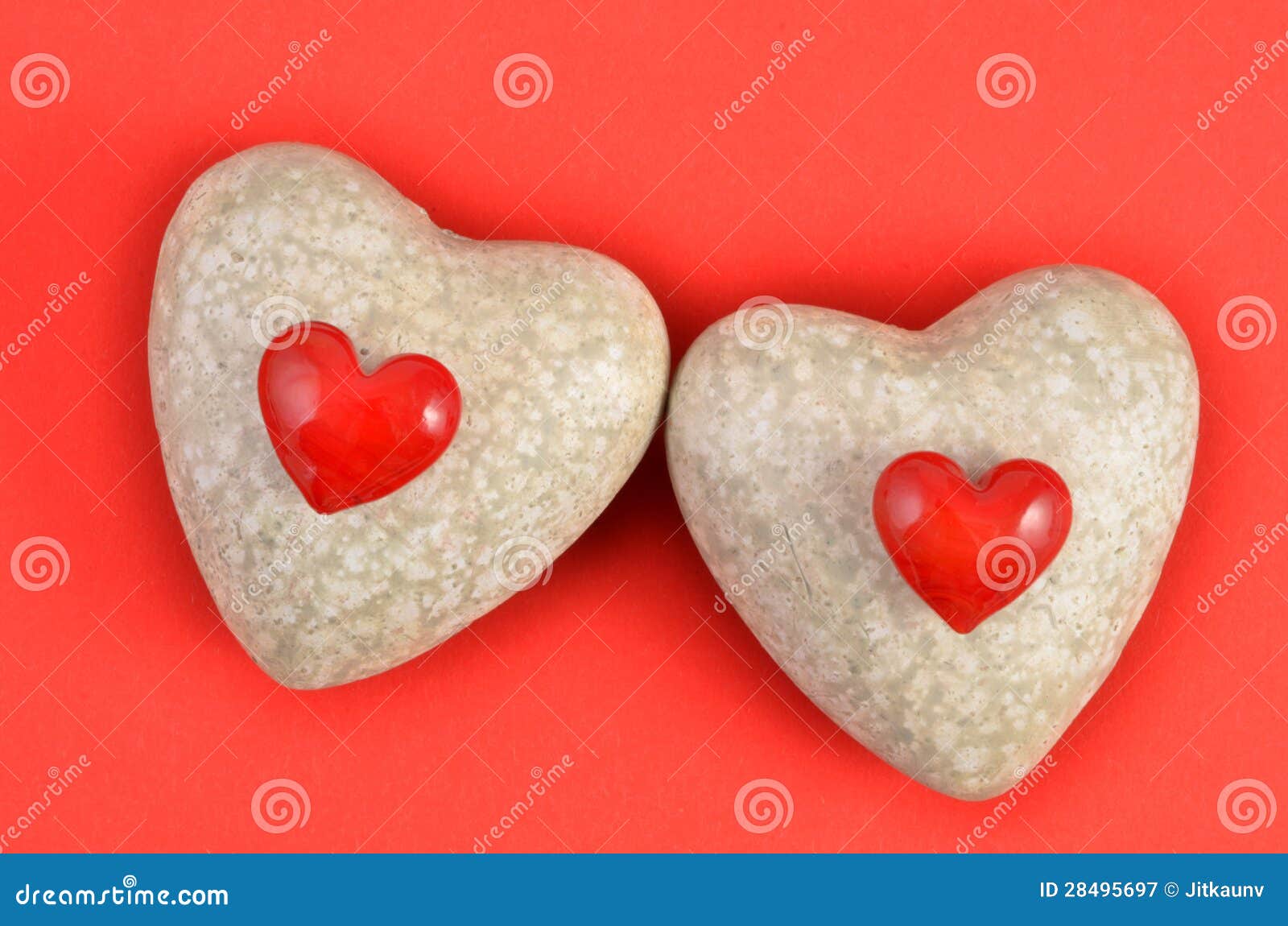Dos corazones rojos imagen de archivo. Imagen de objetos - 28495697