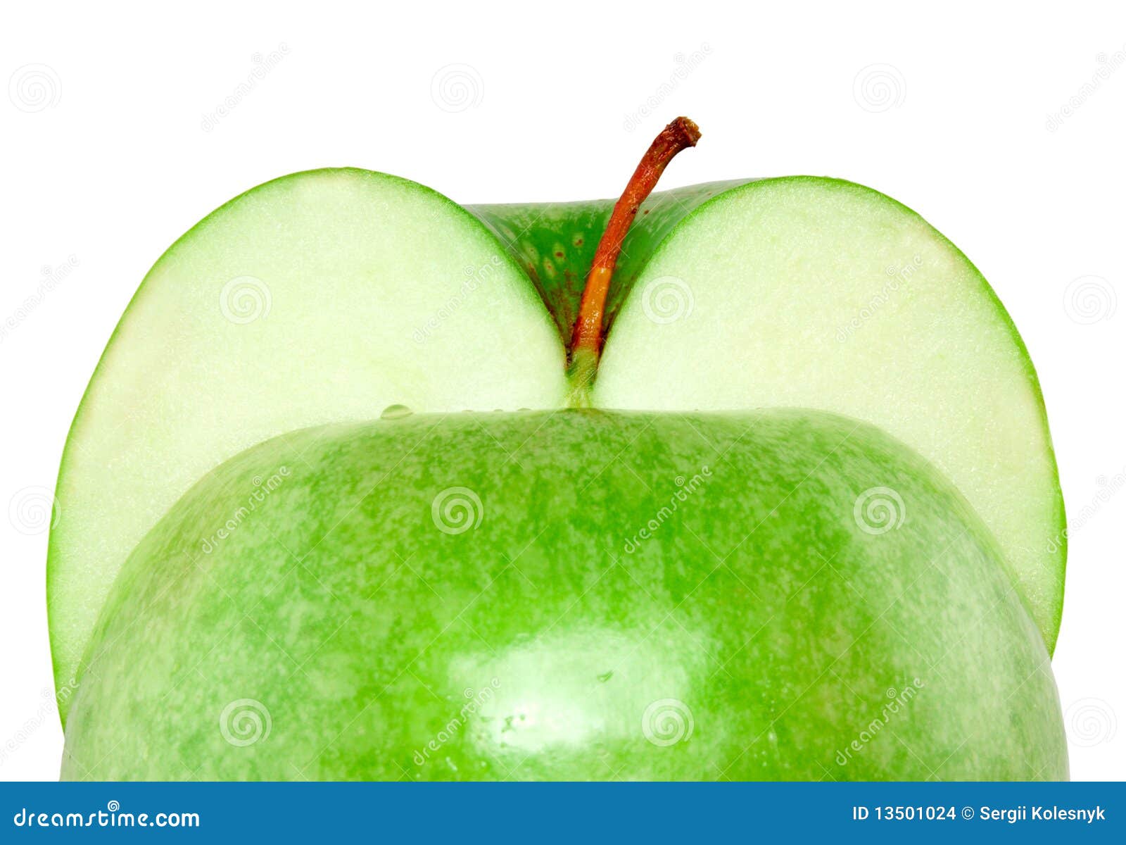 Dos mitades de una manzana foto de archivo. Imagen de maduro - 13501024