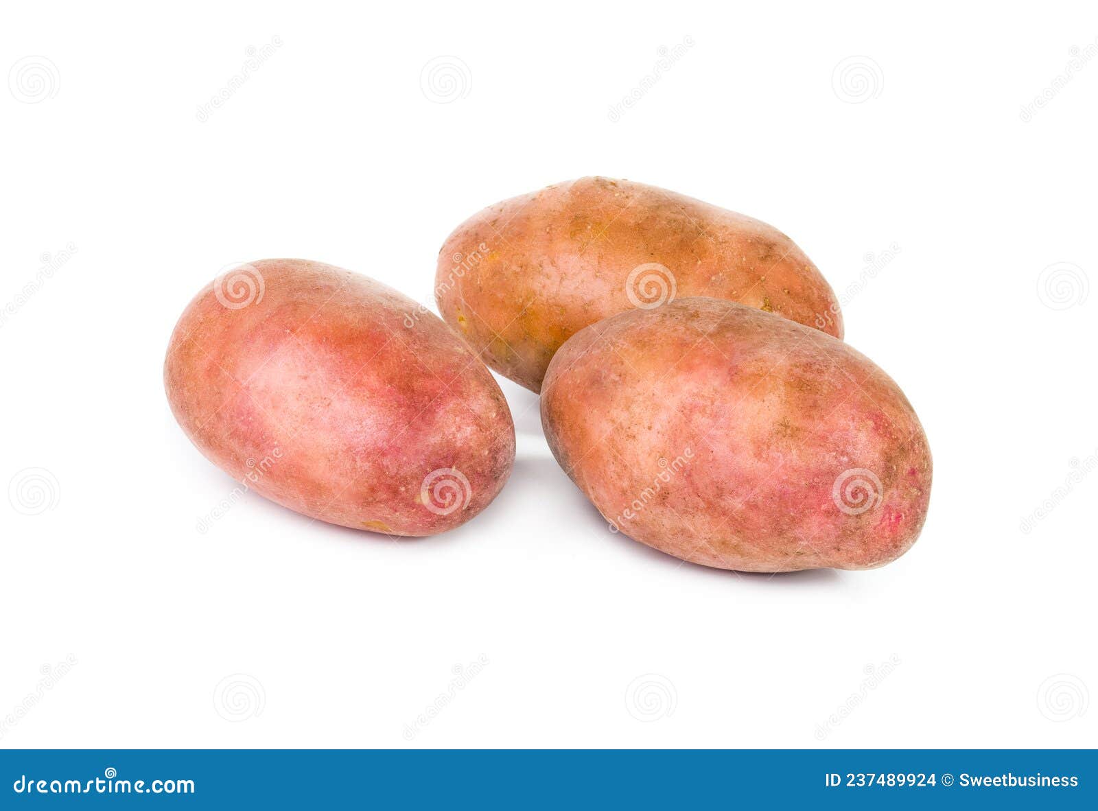 Dos Patatas Rojas Contra Fondo Blanco Foto de archivo - Imagen de ...