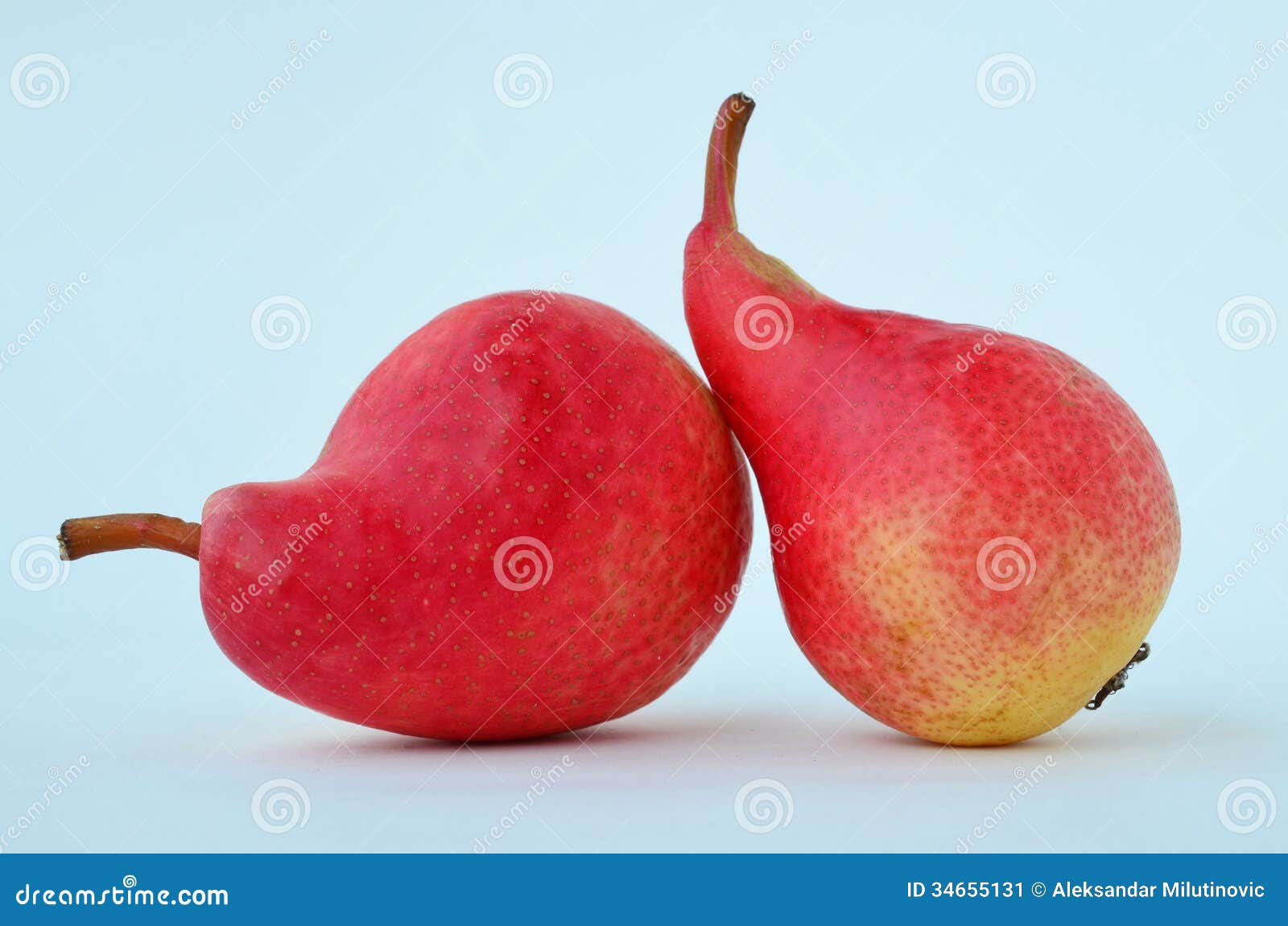 Dos peras rojas imagen de archivo. Imagen de cosecha - 34655131