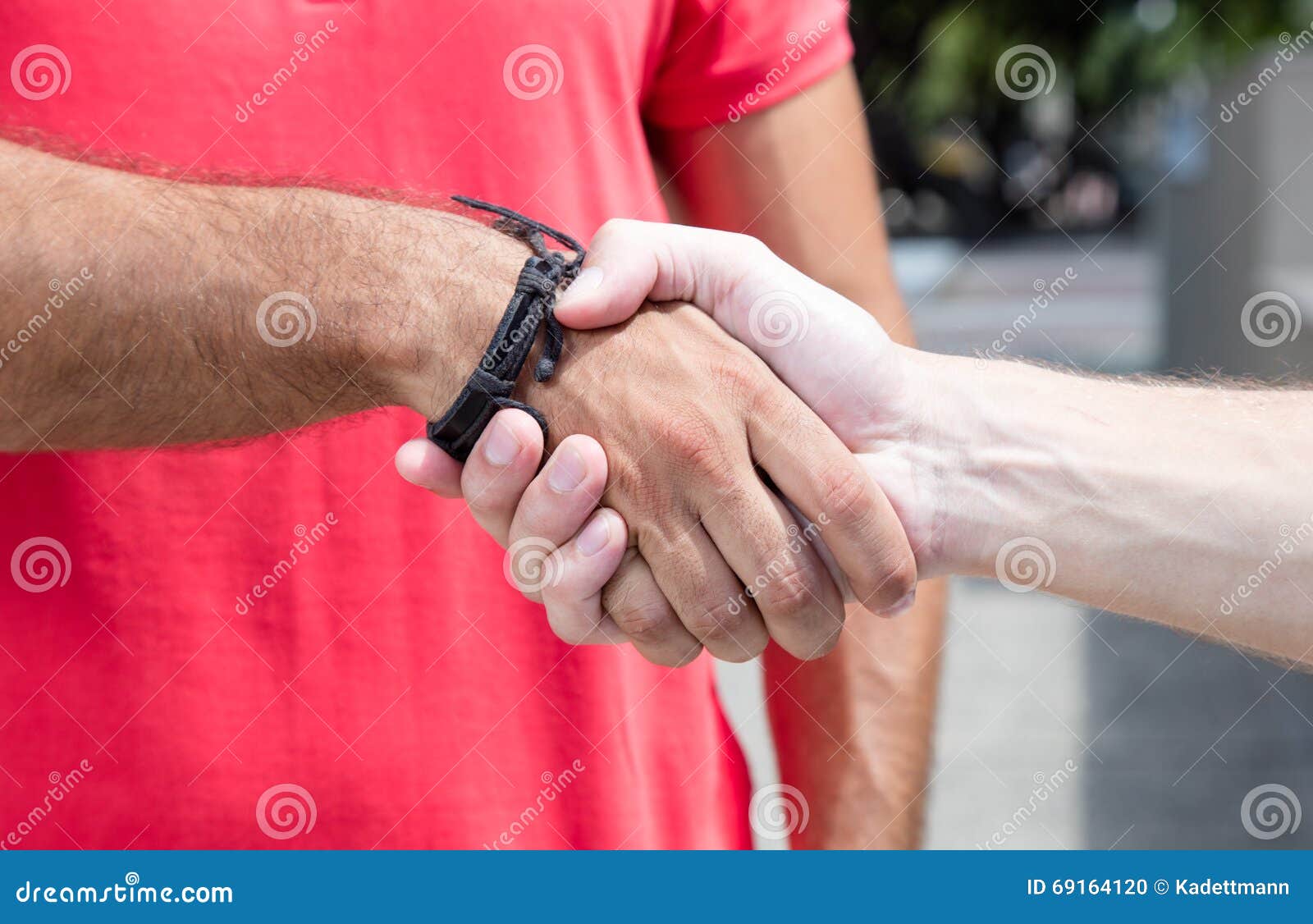 Dos Personas Que Dan Las Manos Foto de archivo - Imagen de teamwork ...