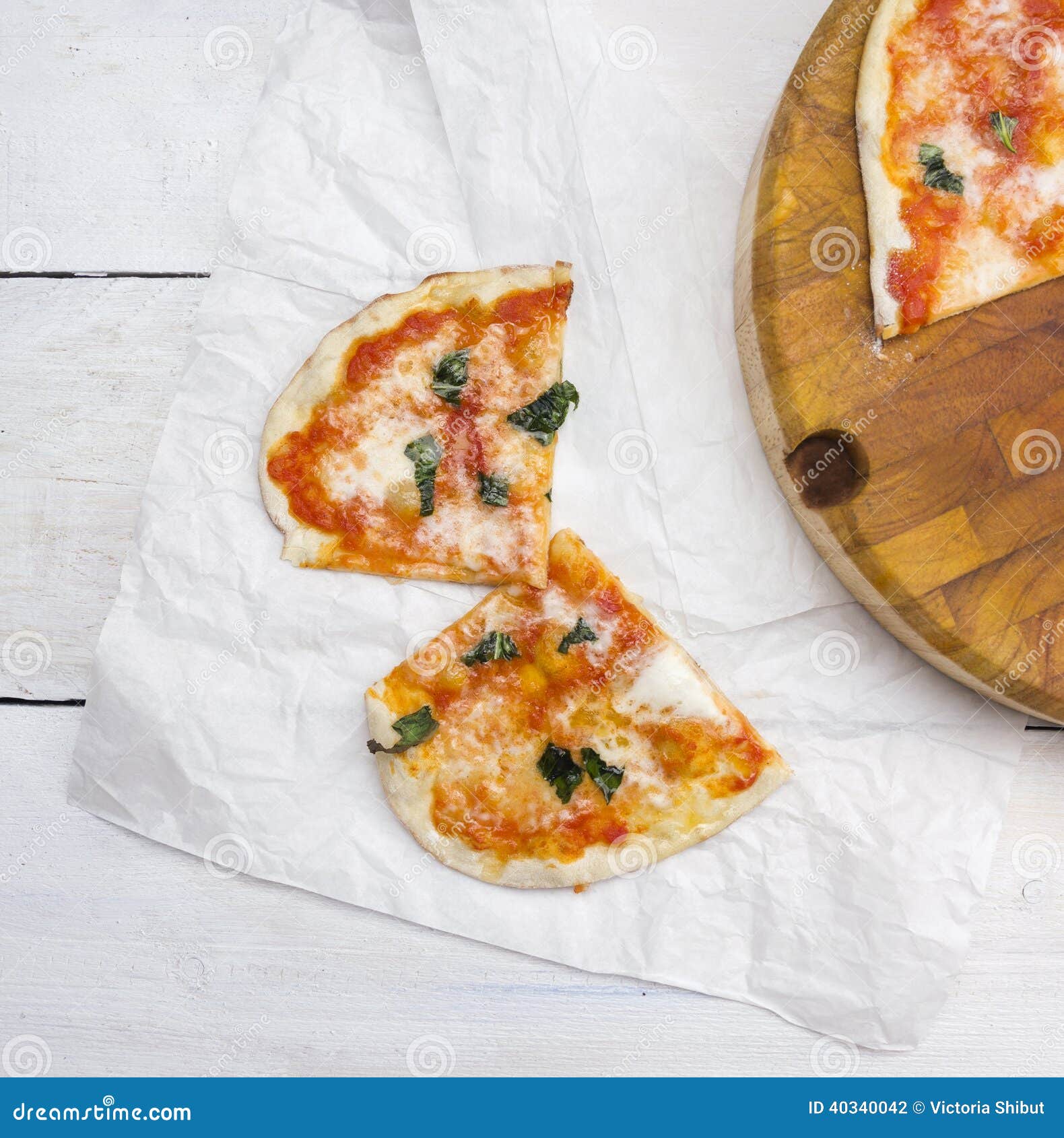 Dos Rebanadas De Pizza Hecha En Casa Foto de archivo - Imagen de pizza, vector: 40340042