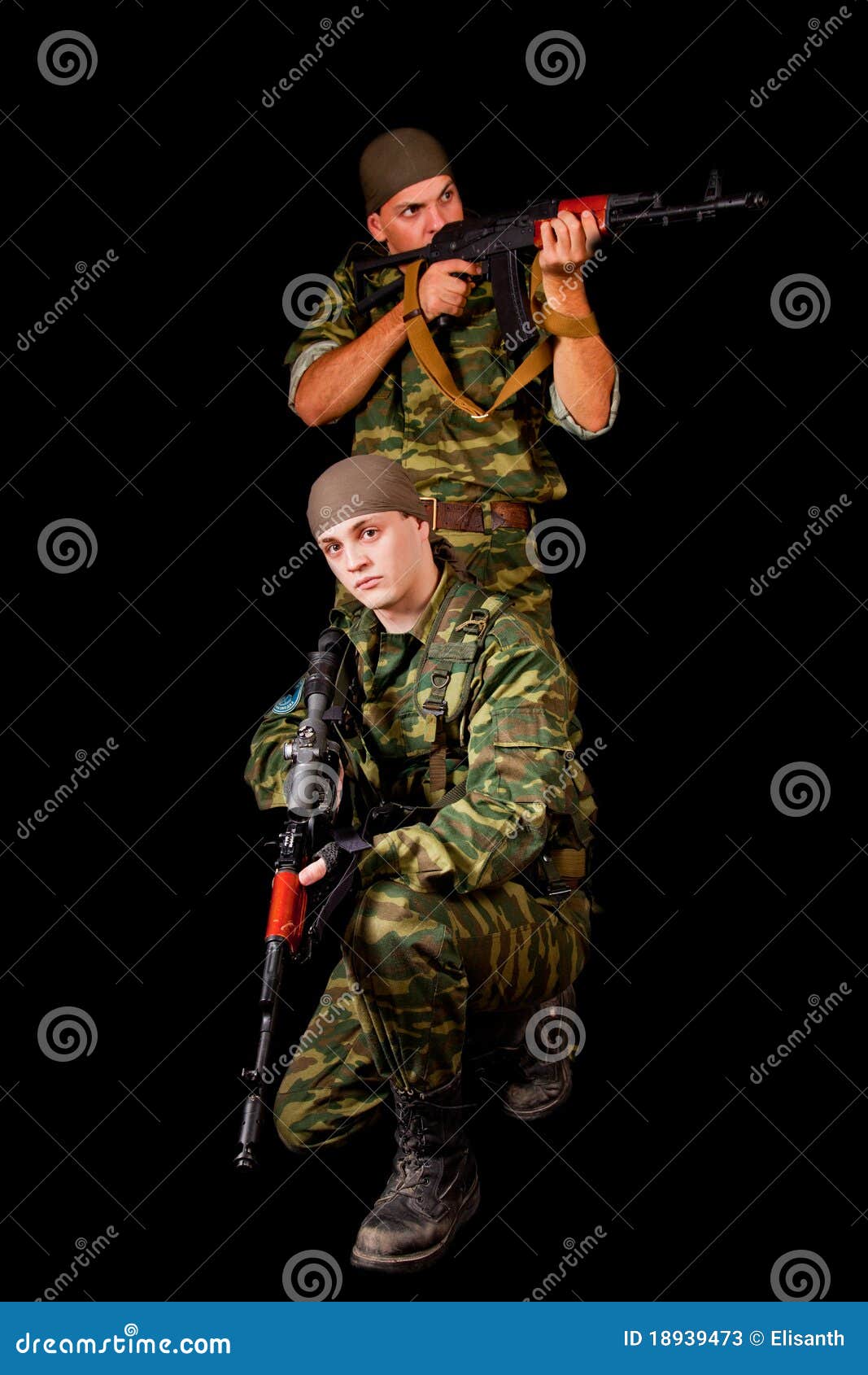 Dos soldados con el arma imagen de archivo. Imagen de persona - 18939473