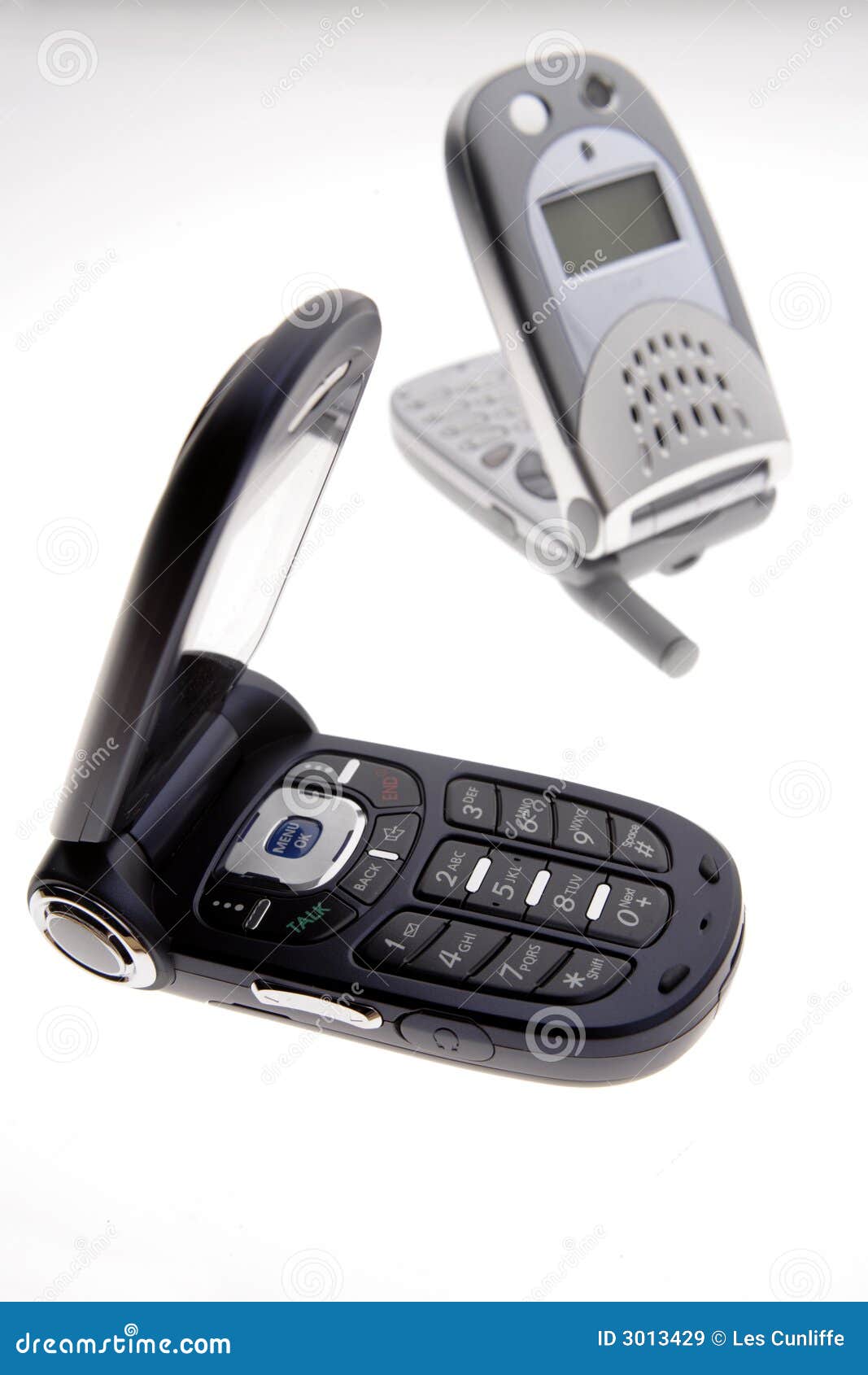 Dos Teléfonos Celulares Aislados Imagen de archivo - Imagen de ...