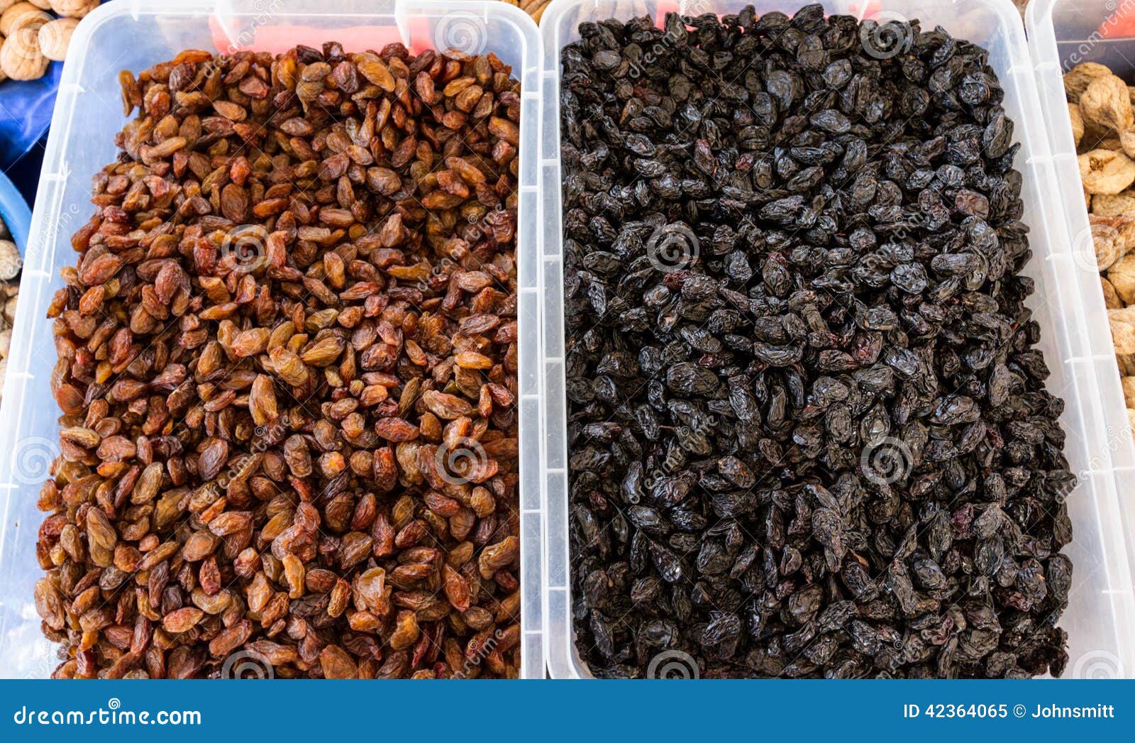 Dos variedades de pasas imagen de archivo. Imagen de verde - 42364065