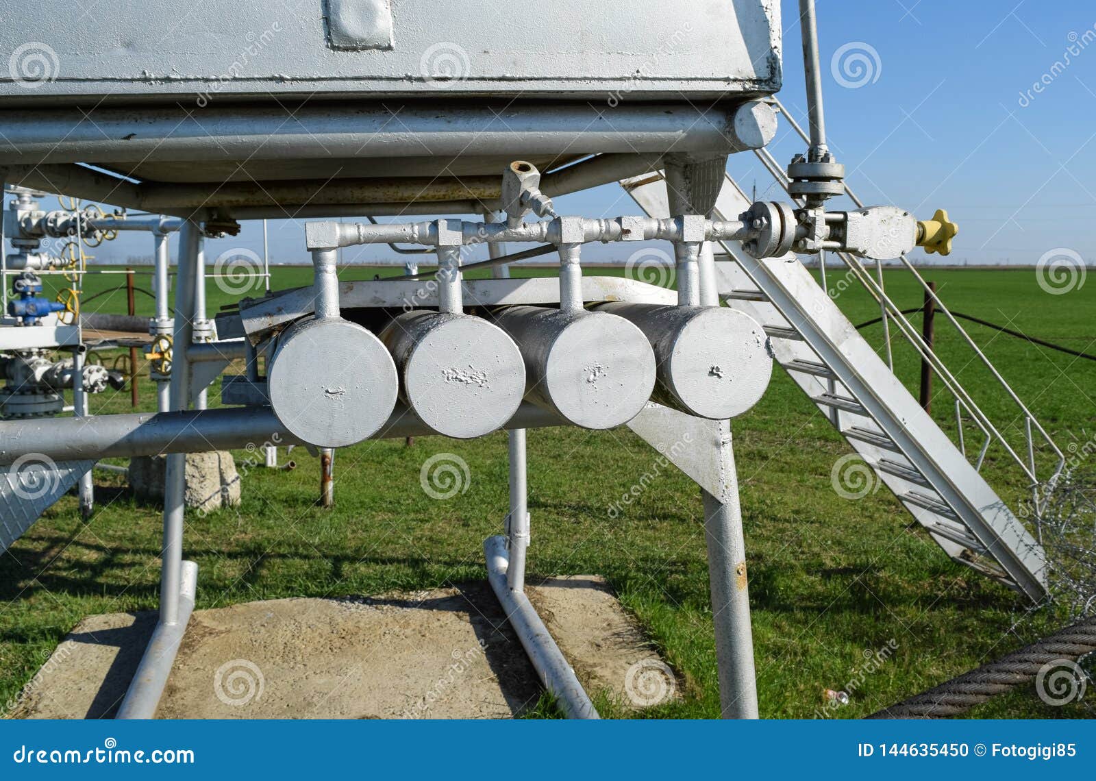 Dosage Unit and Container with Methanol. Additional Equipment for Oil ...