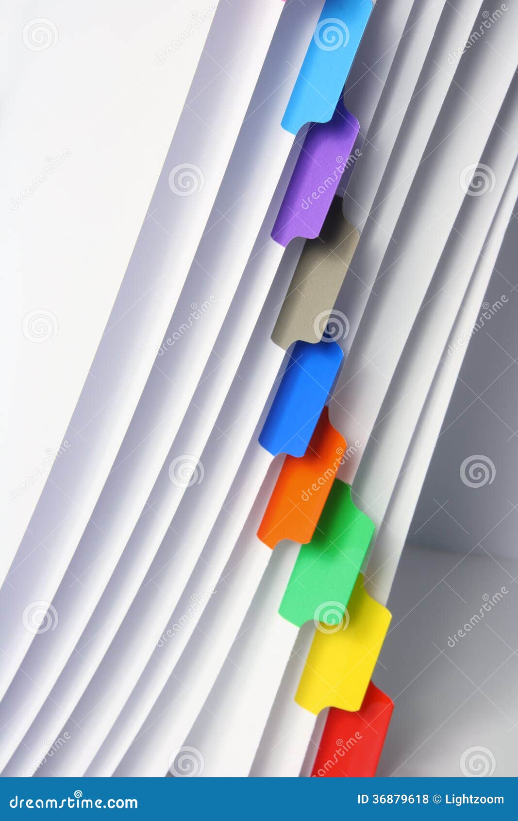 Dossier avec des labels photo stock. Image du enregistrement - 36879618