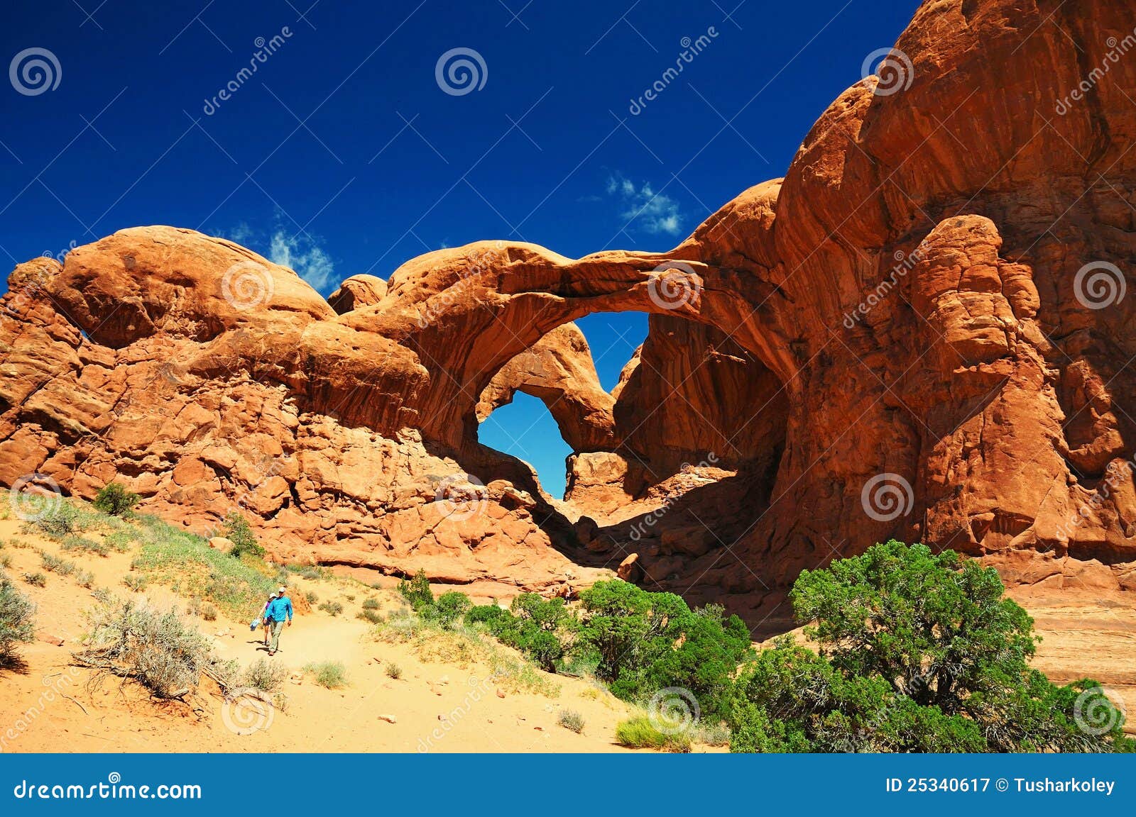 Double Arch Royalty-Free Stock Photo | CartoonDealer.com #28020981