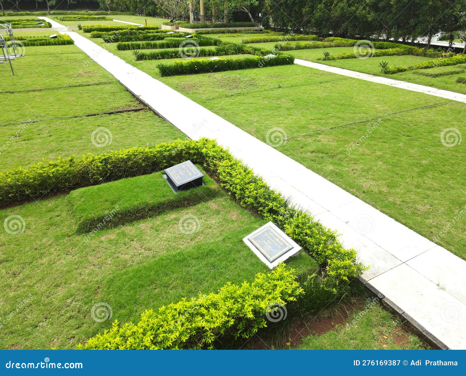 Double Cemetery Al Azhar Memorial Garden Editorial Photography - Image ...