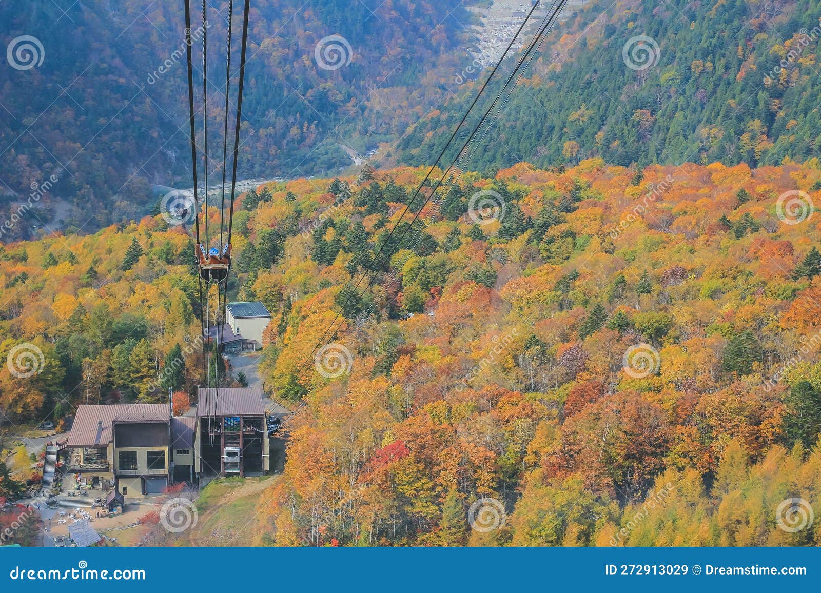 31 Oct 2013 Double Decker Ropeway, the Ropeway in Shinhotaka Mountain ...