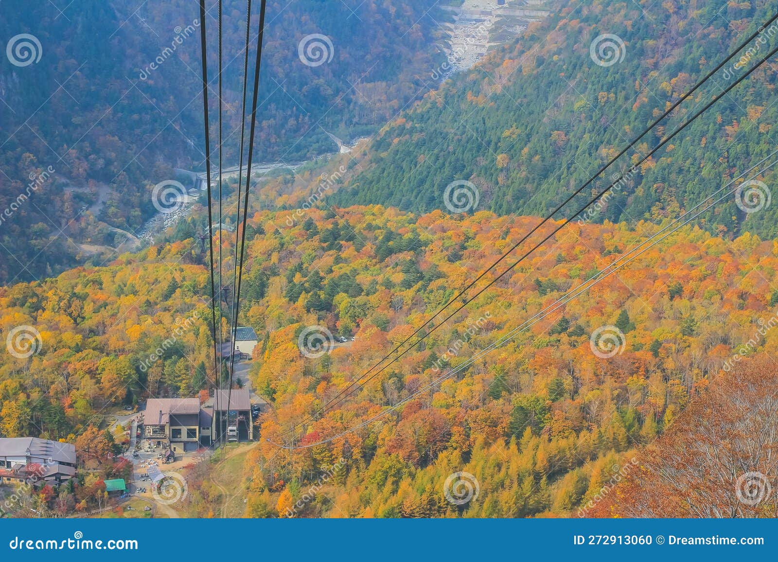 31 Oct 2013 Double Decker Ropeway, the Ropeway in Shinhotaka Mountain ...