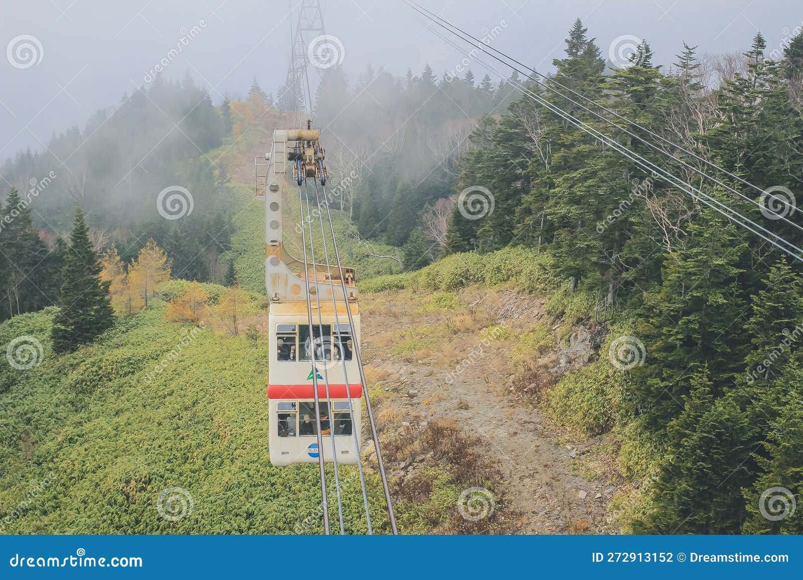 31 Oct 2013 Double Decker Ropeway, the Ropeway in Shinhotaka Mountain ...