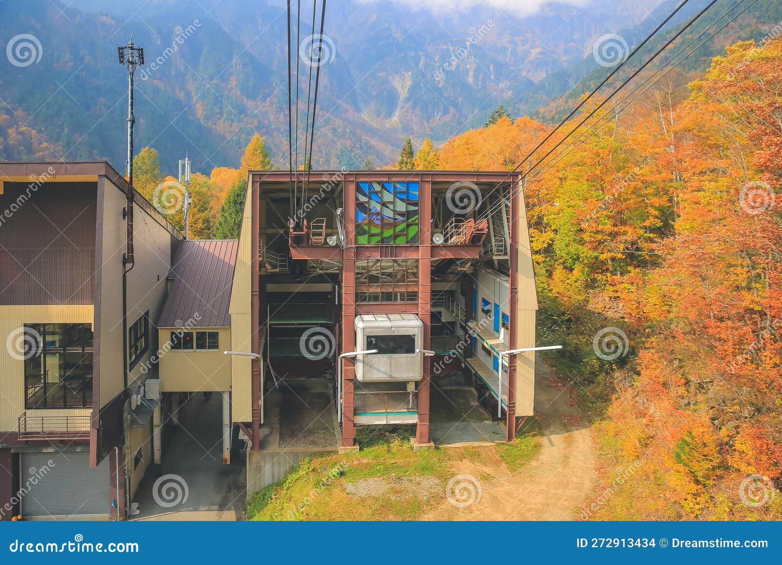 31 Oct 2013 Double Decker Ropeway, the Ropeway in Shinhotaka Mountain ...