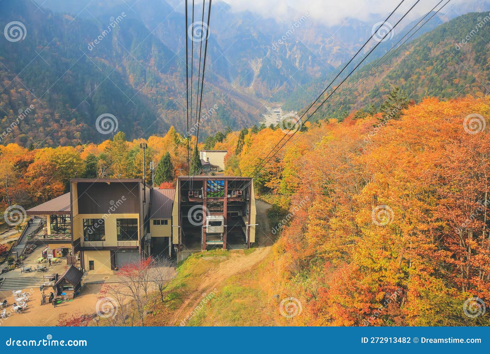 31 Oct 2013 Double Decker Ropeway, the Ropeway in Shinhotaka Mountain ...