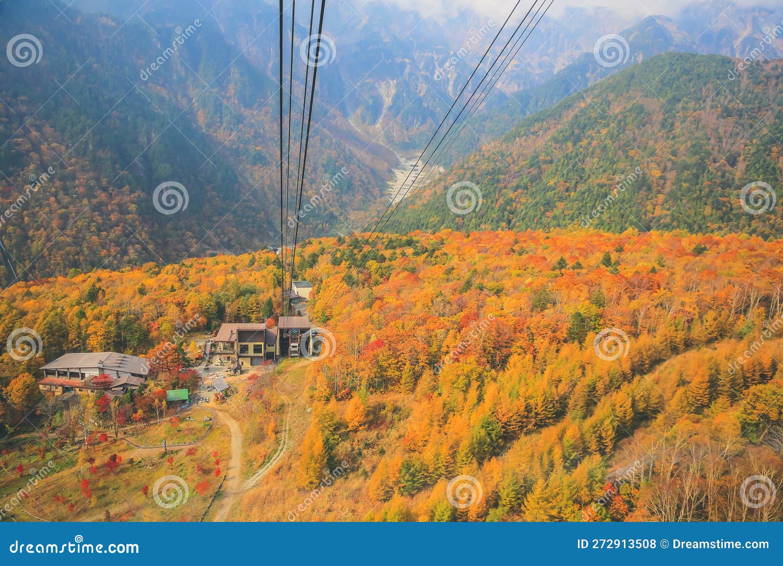 31 Oct 2013 Double Decker Ropeway, the Ropeway in Shinhotaka Mountain ...