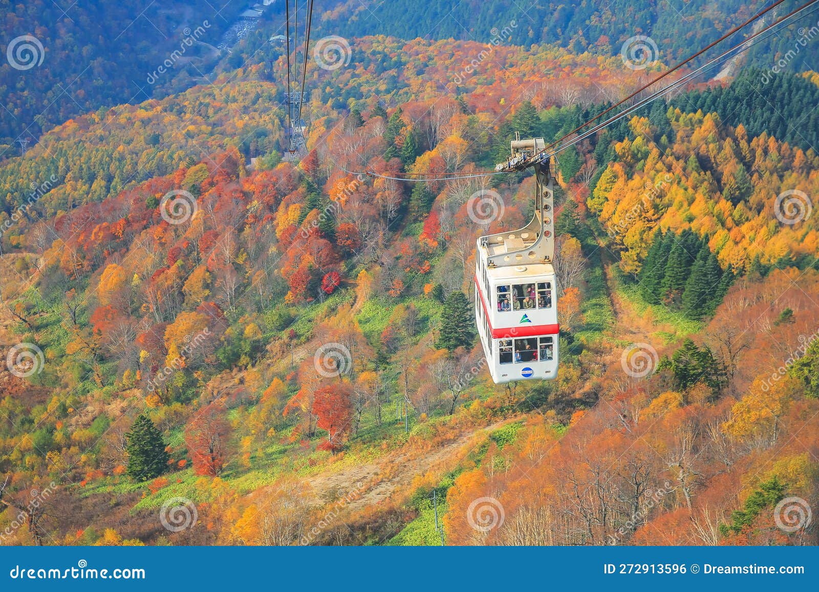 31 Oct 2013 Double Decker Ropeway, the Ropeway in Shinhotaka Mountain ...
