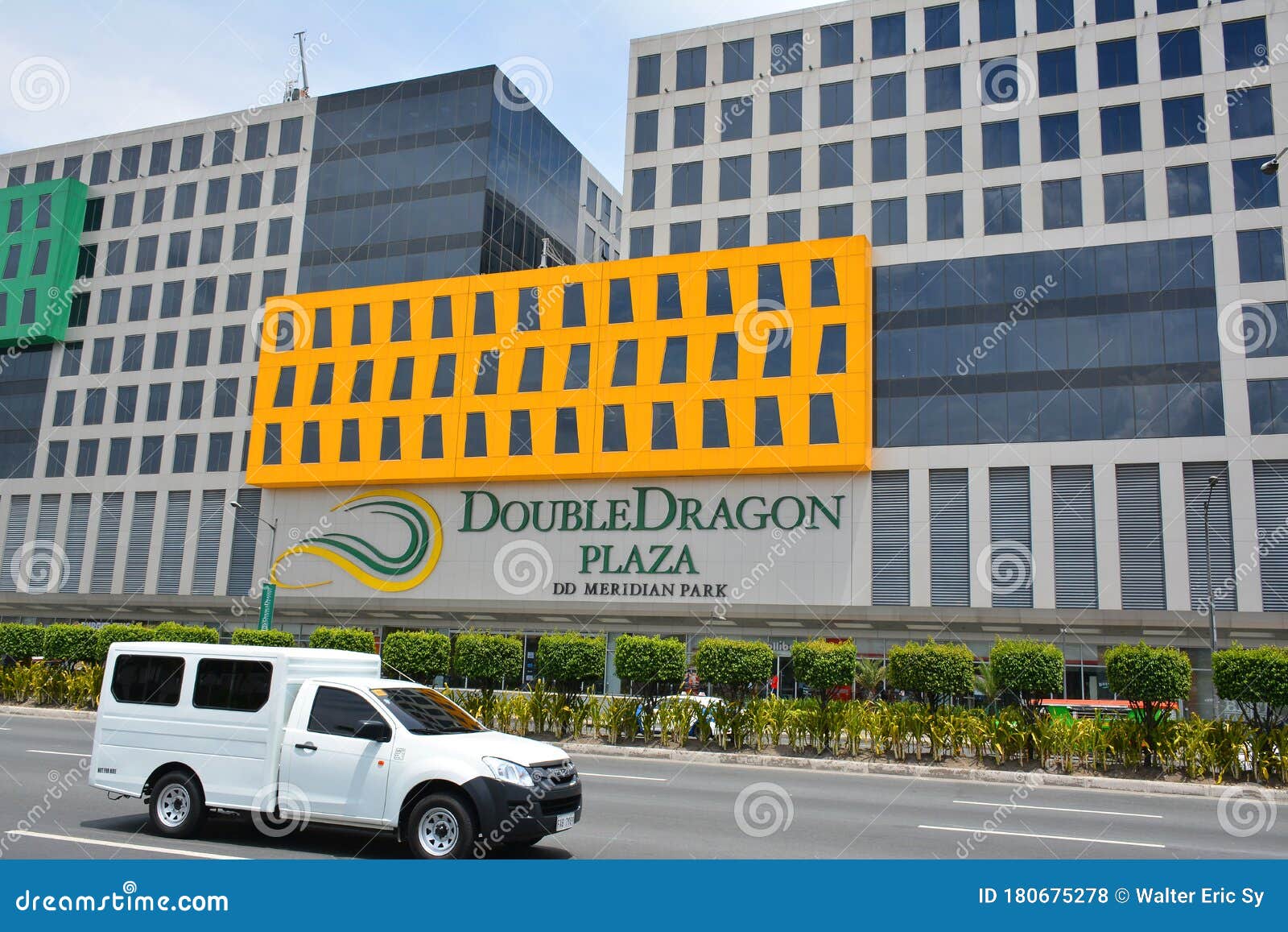 Double Dragon Plaza Mall Facade in Pasay, Philippines Editorial Stock ...