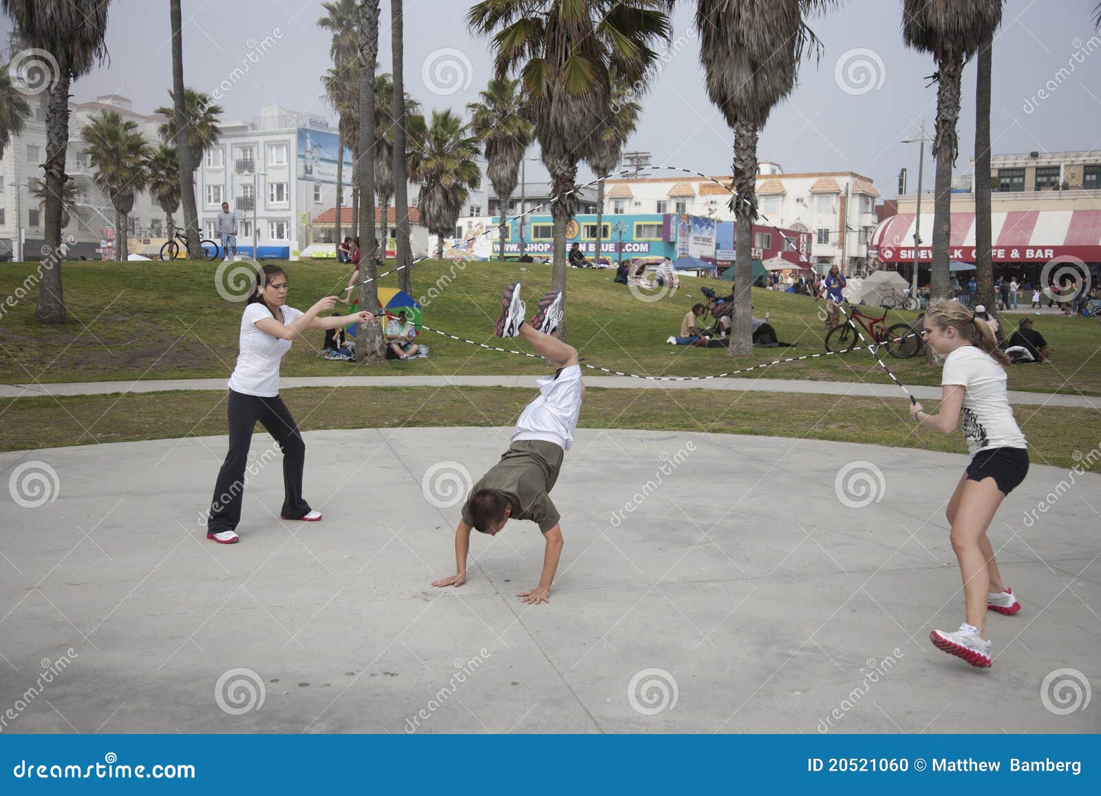 Double Dutch Jump Rope in Venice Beach Editorial Image - Image of ...