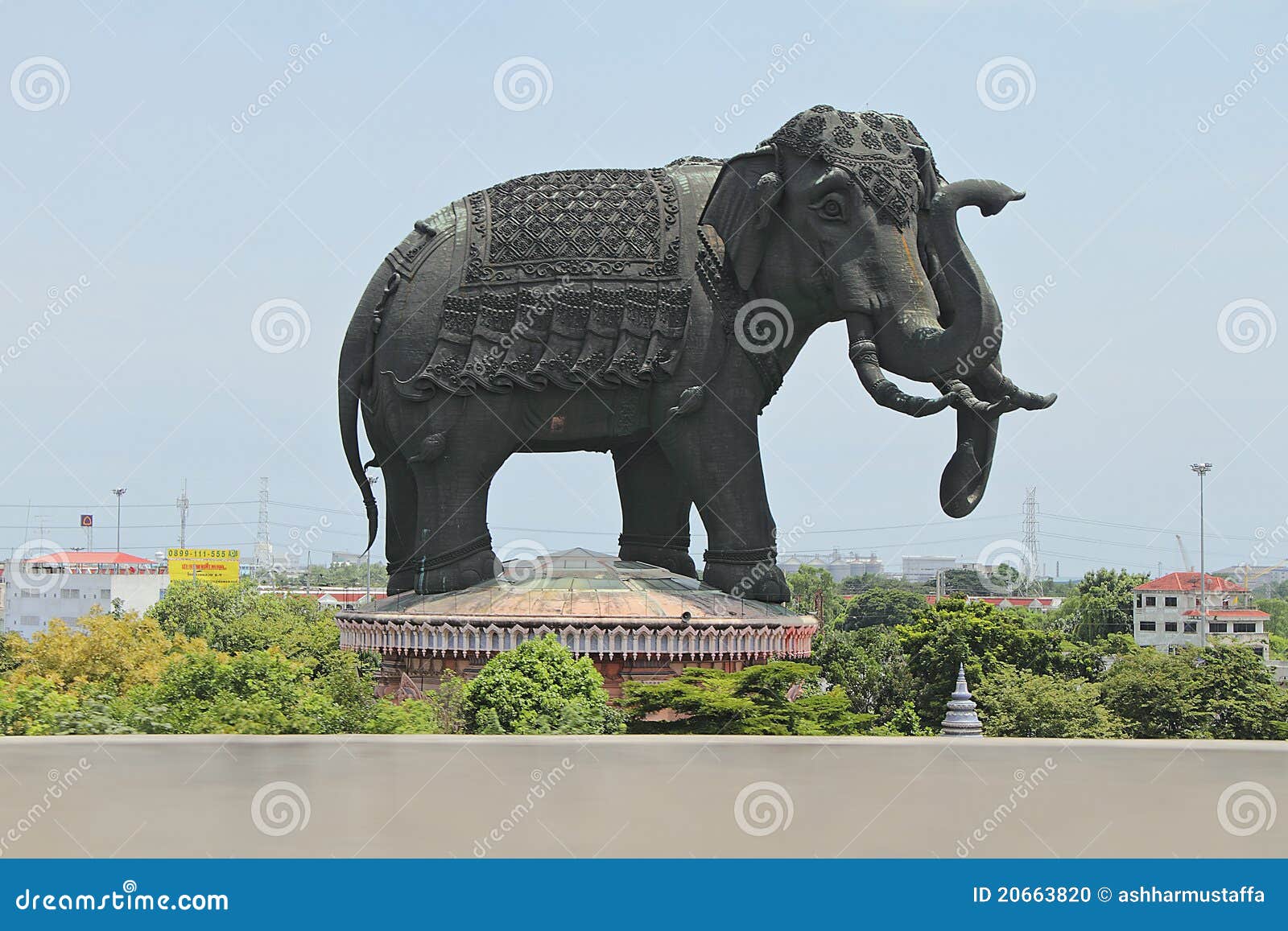 Double Heads Elephant Statue Picture. Image: 20663820