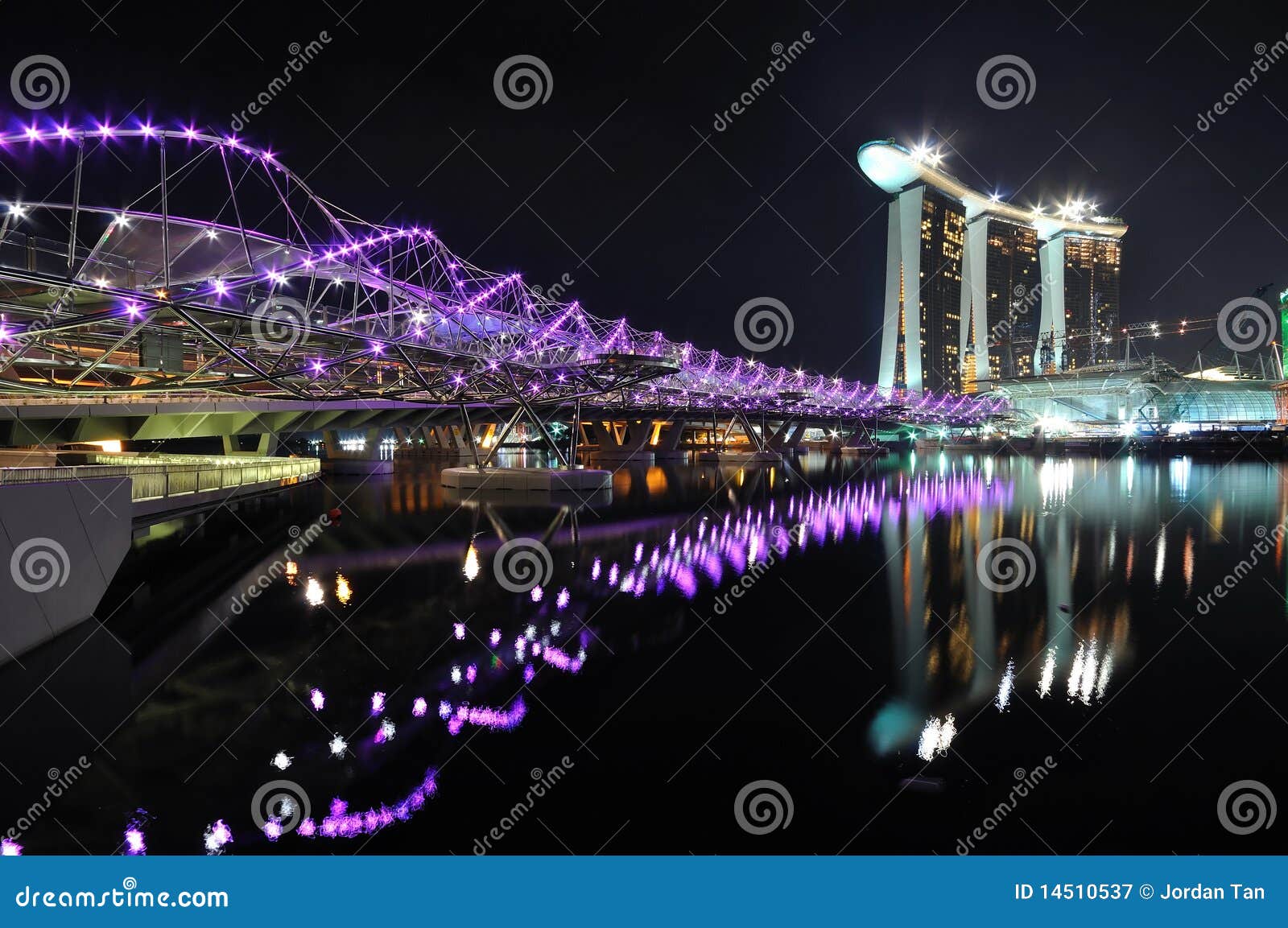 Double Helix Bridge and Marina Integrated Resorts Editorial Photography ...