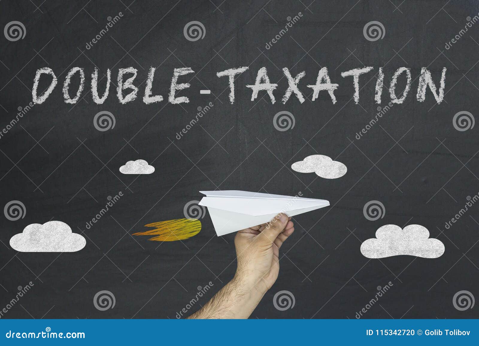 Double Imposition Tenant Le Concept Photo stock - Image du tableau ...