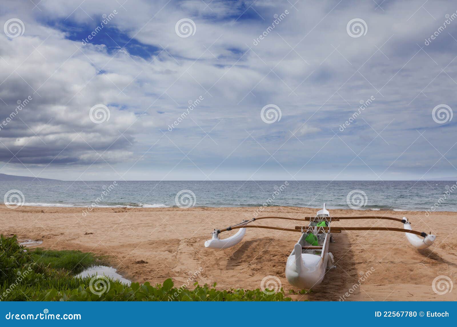Double-outrigger Hawaiian Canoe Stock Photo - Image of outriggers ...