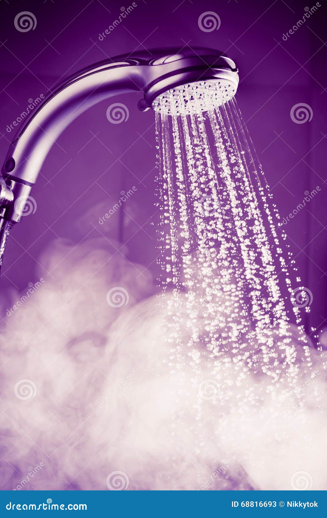 Douche Avec L'eau Et La Vapeur Image stock - Image du pression ...