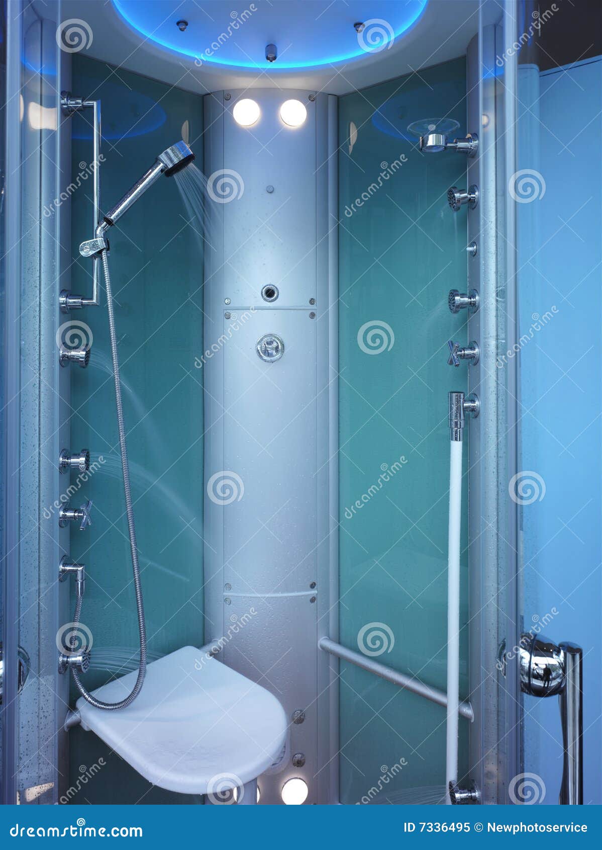 Douche moderne image stock. Image du photographie, glace - 7336495