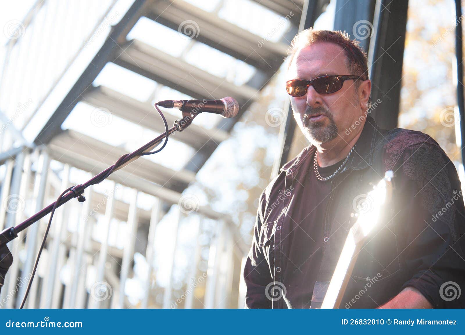 Doug Eldridge editorial image. Image of concert, beware - 26832010