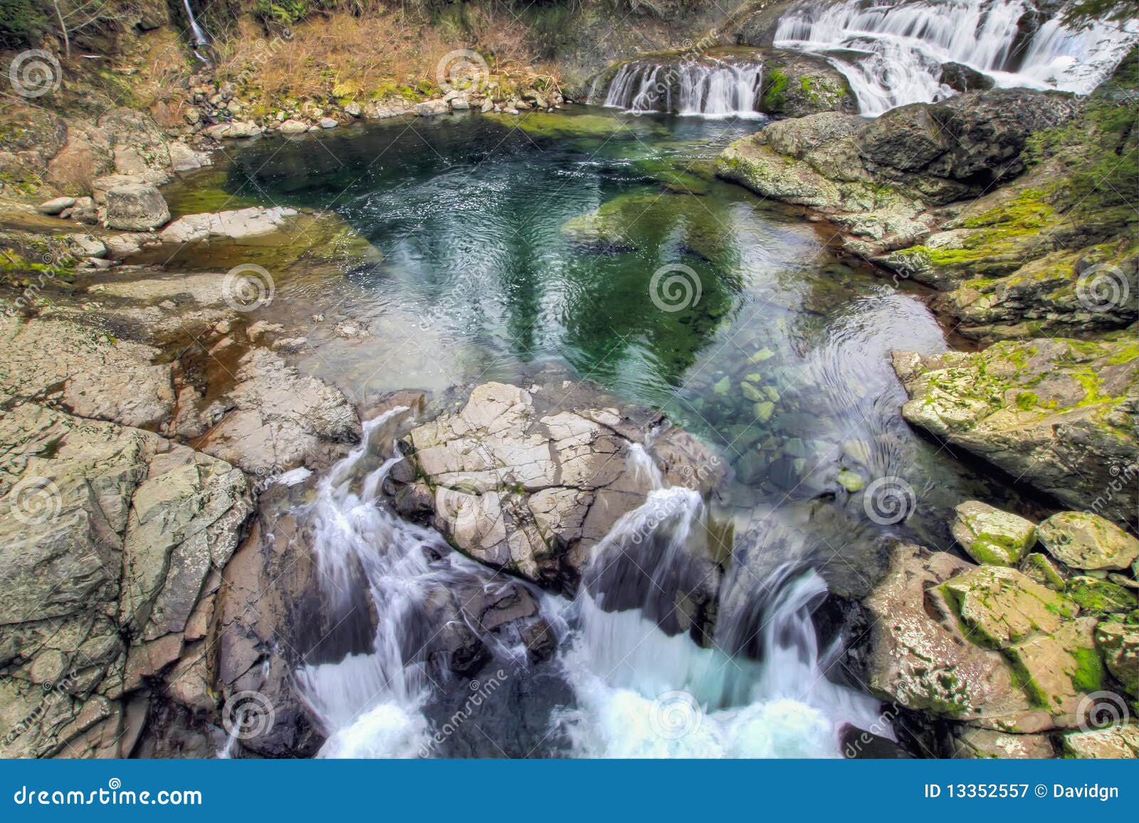 Dougan Falls in Washington stock image. Image of stream - 13352557