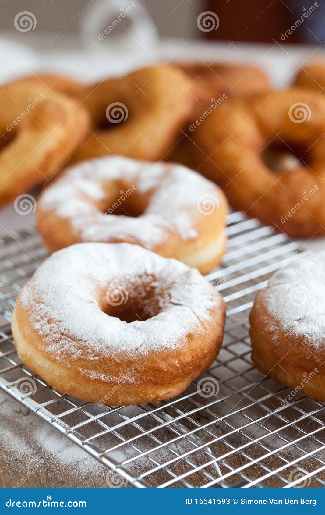 Doughnut with icing sugar stock image. Image of treat - 16541593