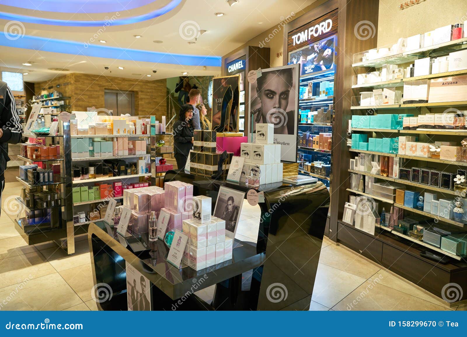 Douglas editorial image. Image of sell, retail, chanel - 158299670