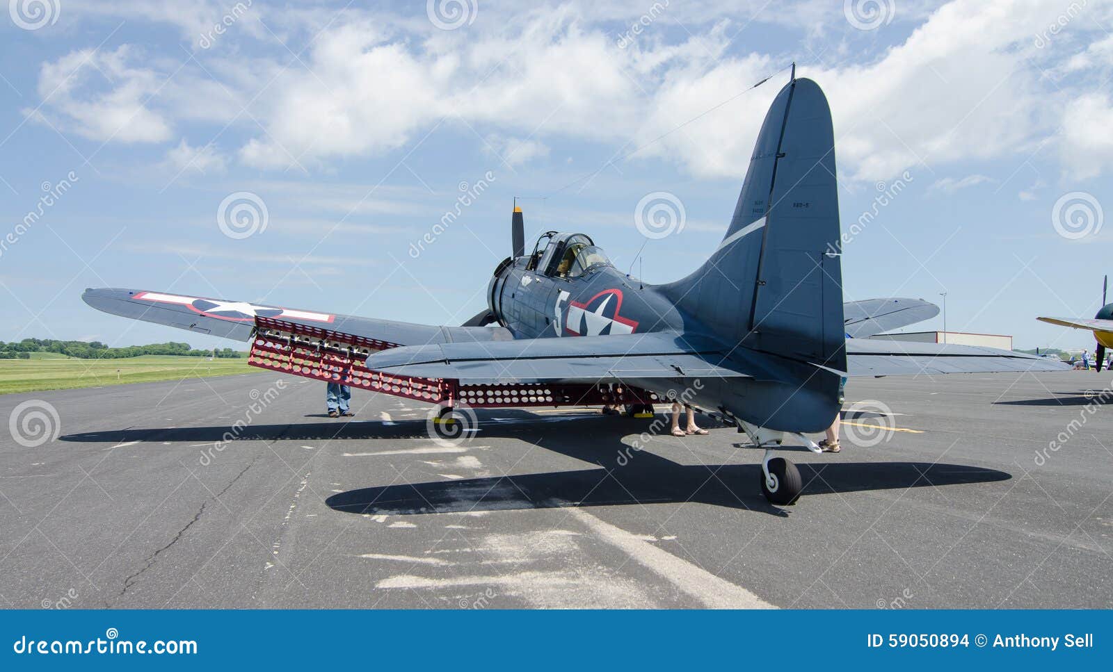 Douglas Dauntless Dive Bomber Image stock éditorial - Image du pendant ...