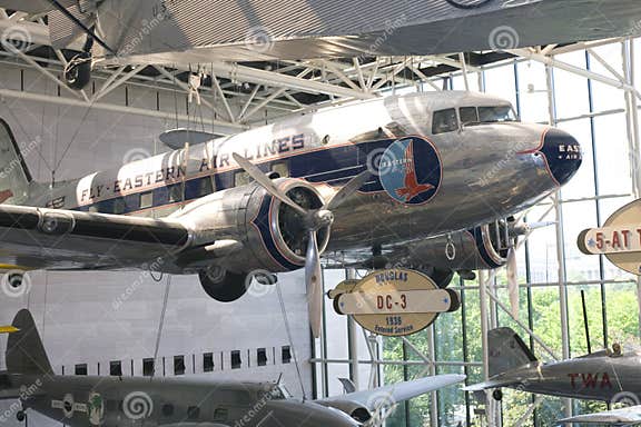 Douglas DC-3 editorial photography. Image of propeller - 20663862