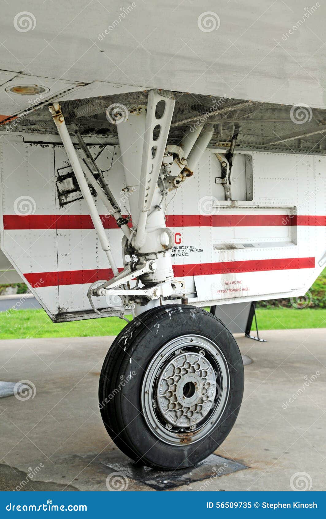 Douglas F5d Skylancer Main Landing Gear Stock Image - Image of landing ...