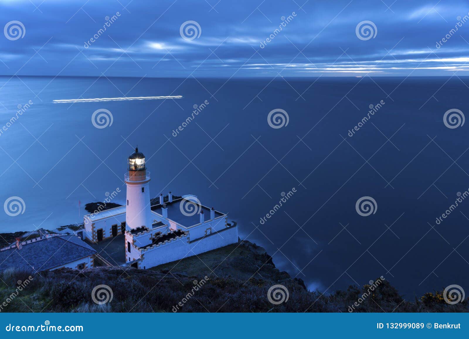 Douglas Head Lighthouse stock image. Image of head, kingdom - 132999089