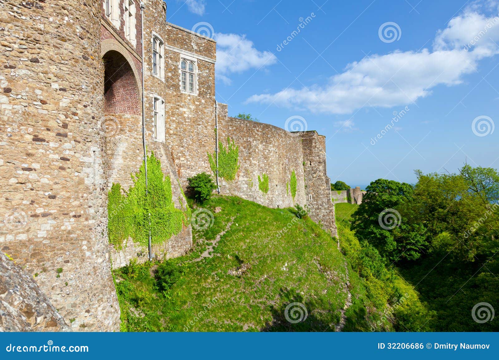 Dover Castle wall stock photo. Image of saxon, landmark - 32206686