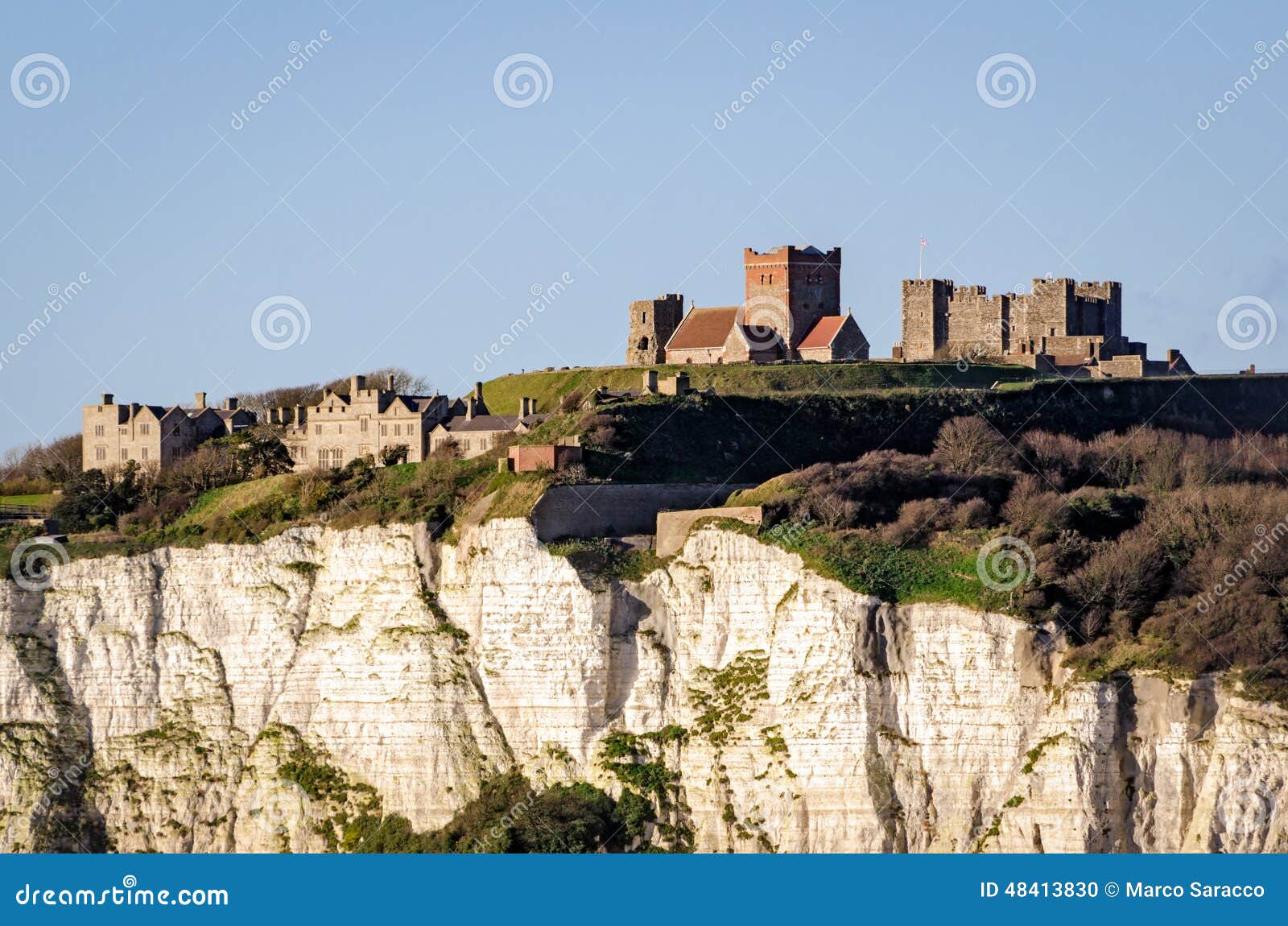 Dover, Engeland, Wit Klippen En Kasteel Stock Foto - Image of nave ...