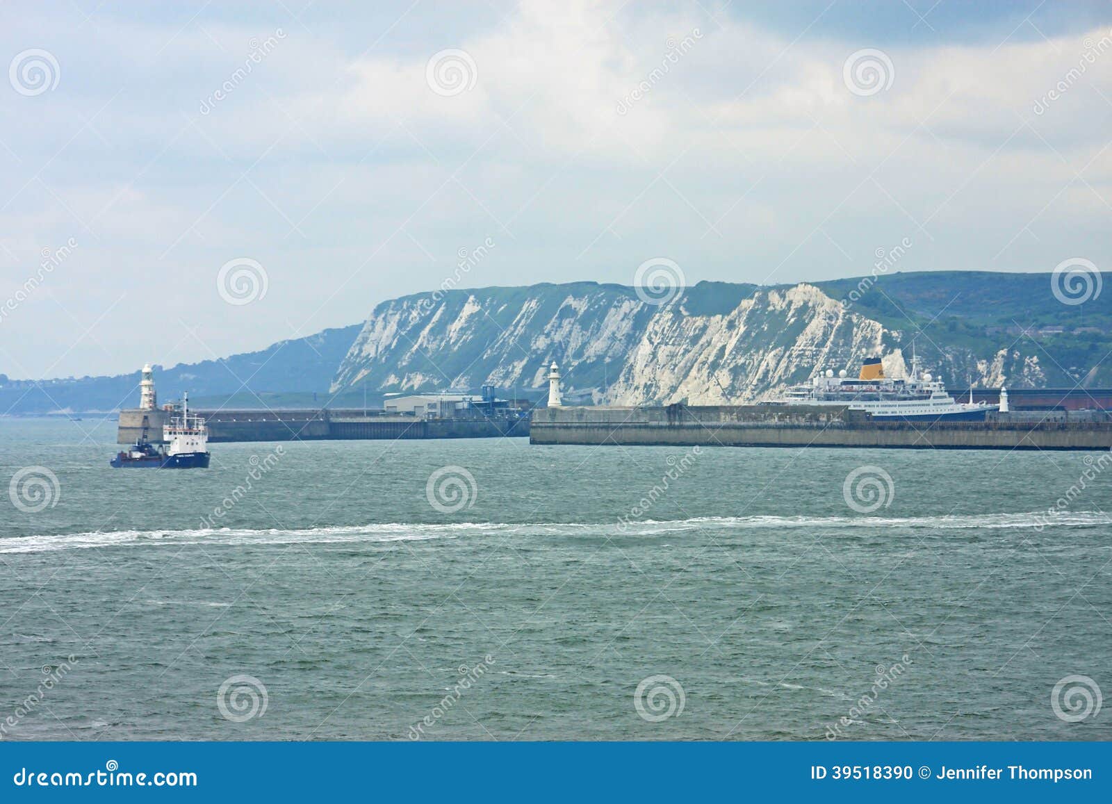 Dover Harbour foto de archivo. Imagen de balsee, embudo - 39518390