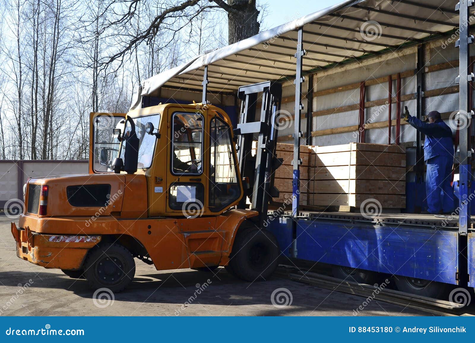 Download Boards in a Front Loader Trailer Editorial Image - Image of ...