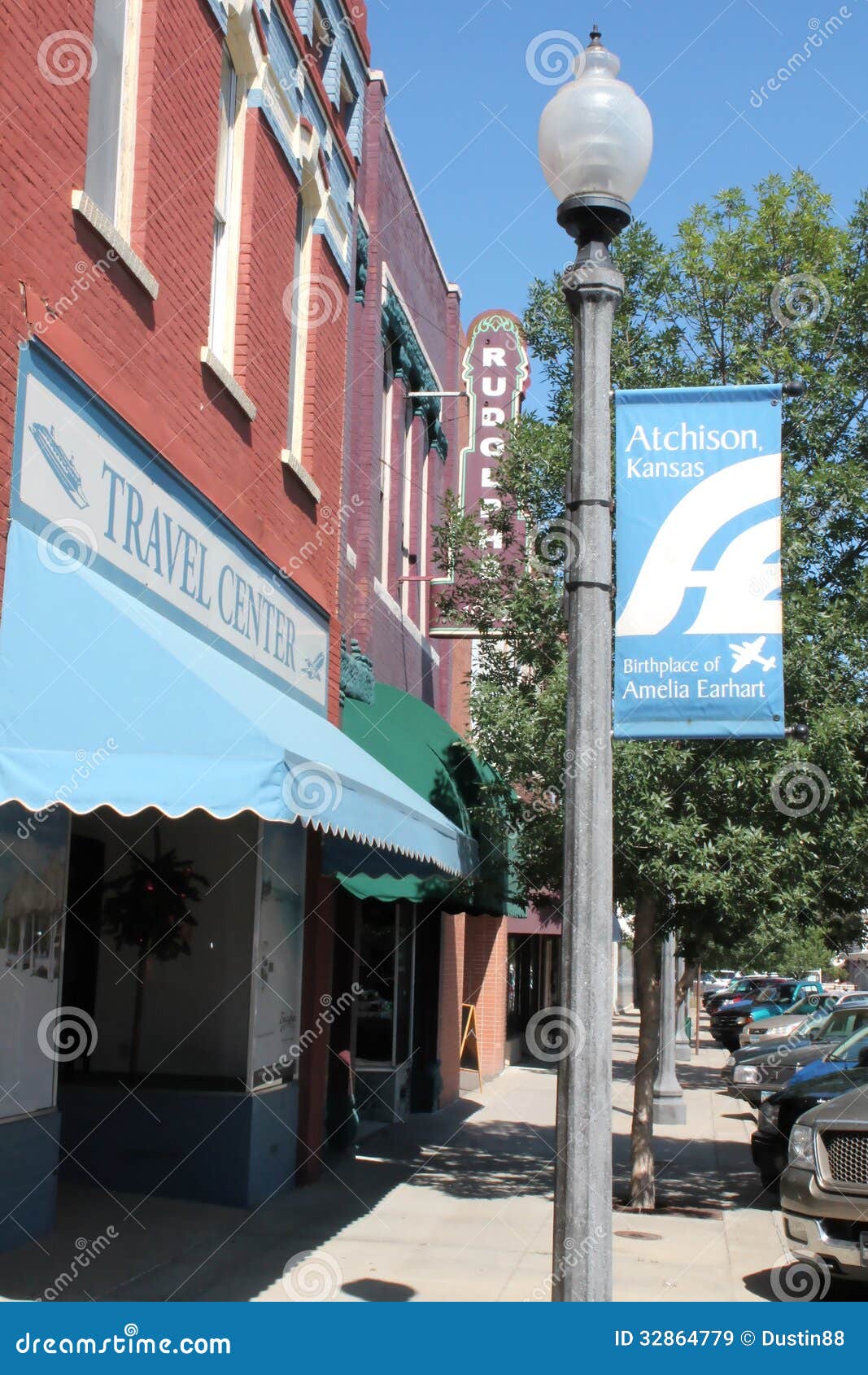 Downtown Atchison, Kansas editorial stock image. Image of town - 32864779