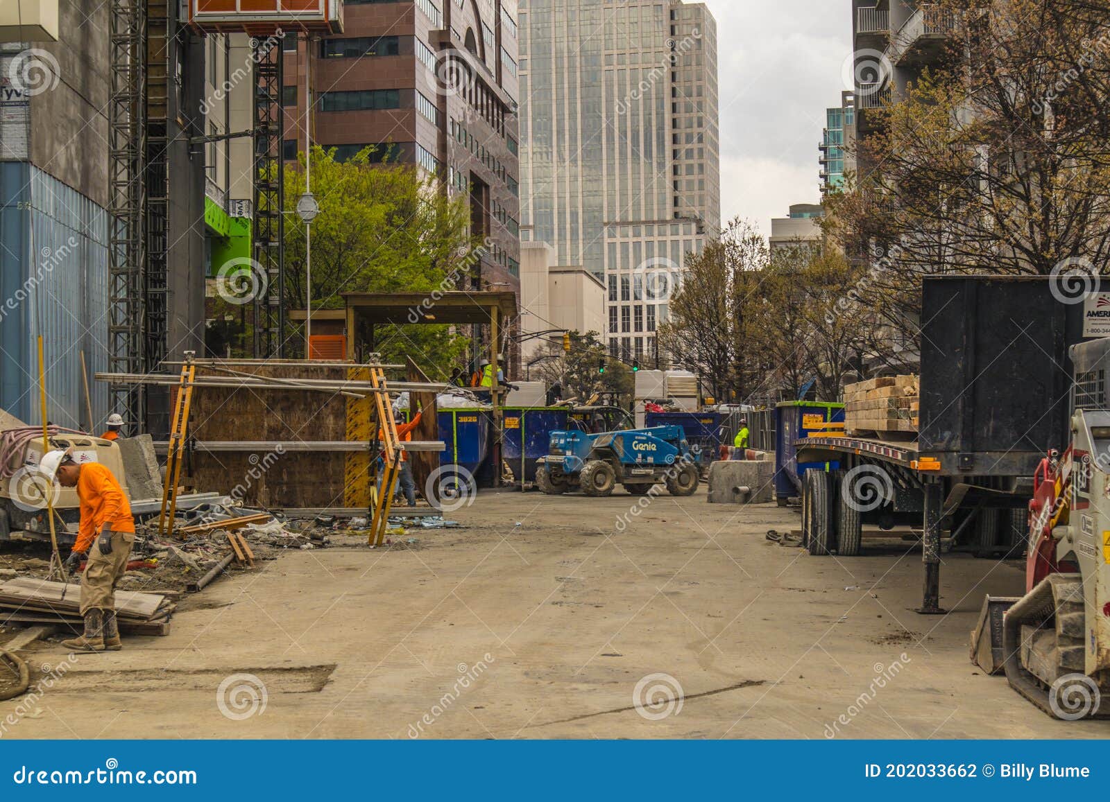 Downtown Atlanta Men Working at a Construction Site Editorial ...