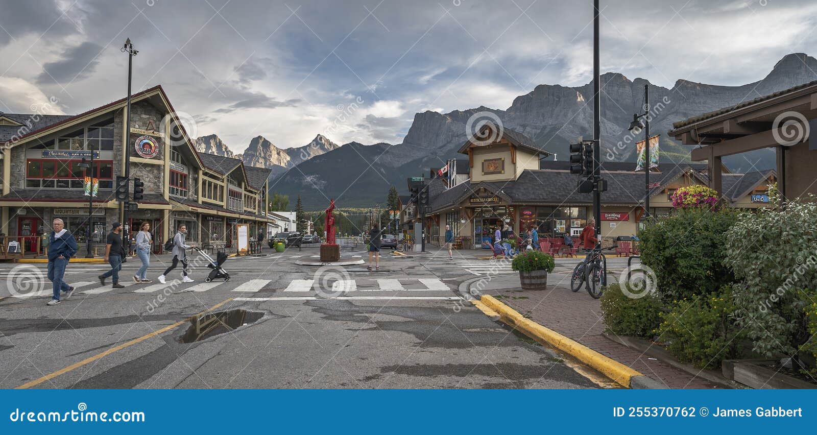 Downtown Canmore Intersection Editorial Photography - Image of ...
