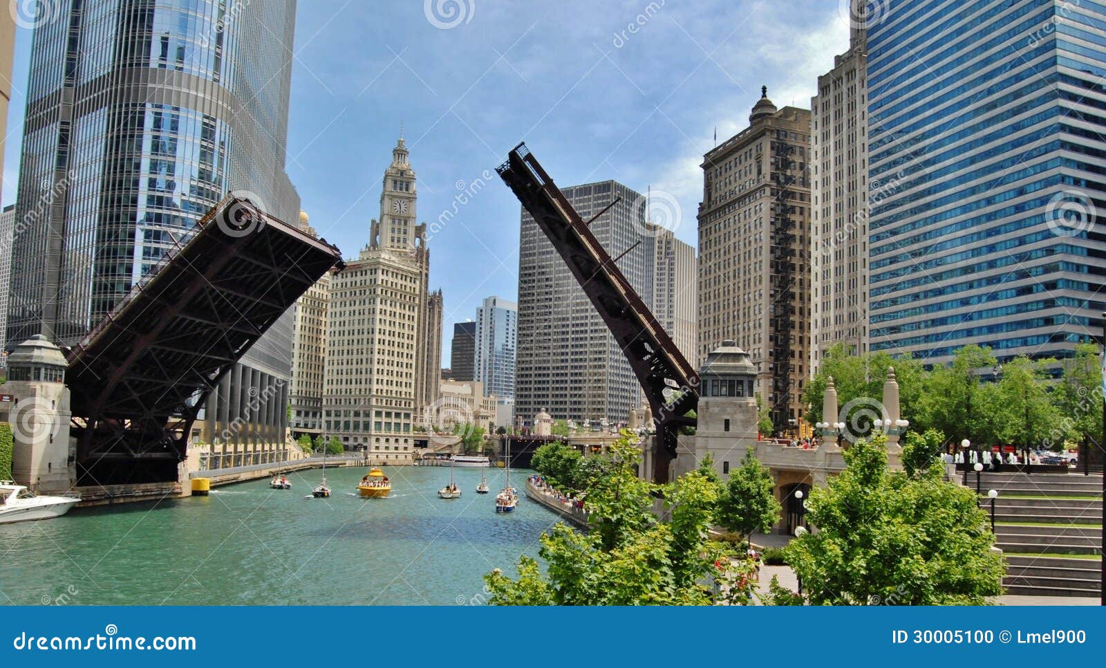 Downtown Chicago Waterfront Stock Photo - Image of illinois, attraction ...