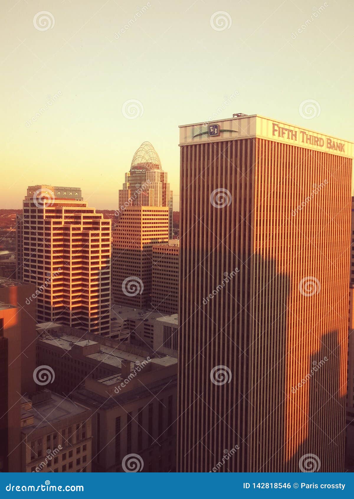 Downtown Cincinnati Skyline Including The Great American, OmniCare, And ...