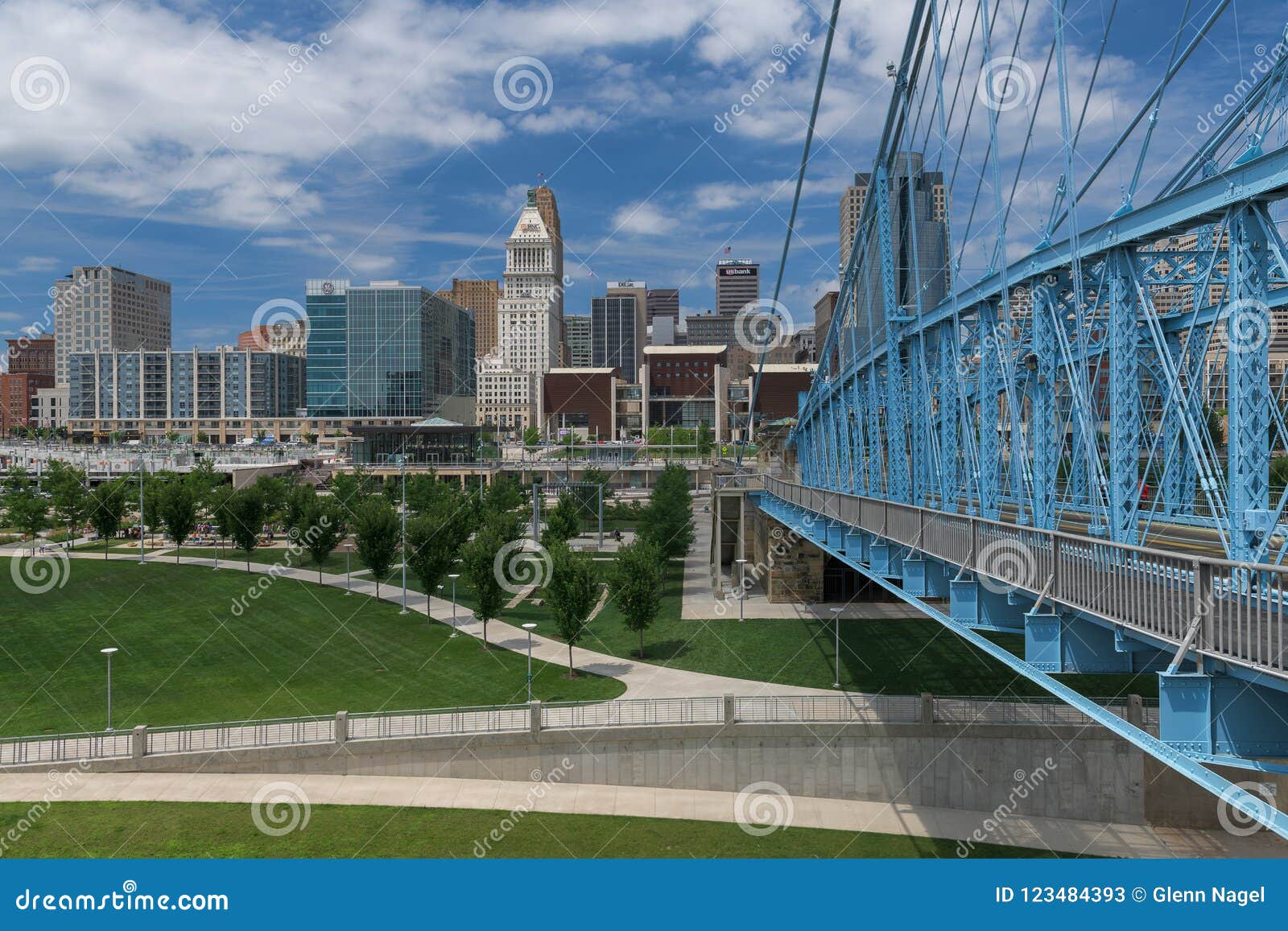 Downtown Cincinnati Skyline Including The Great American, OmniCare, And ...