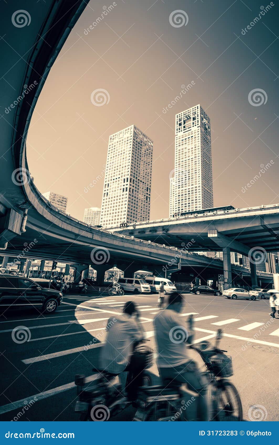 Downtown intersection stock image. Image of bicycle, freeway - 31723283